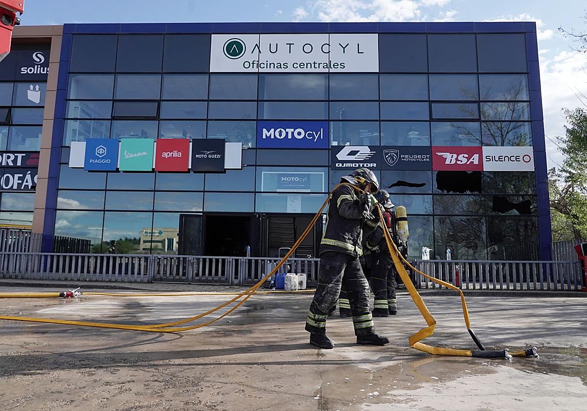 Declarado un incendio en un concesionario de Zaratán | El Norte de Castilla