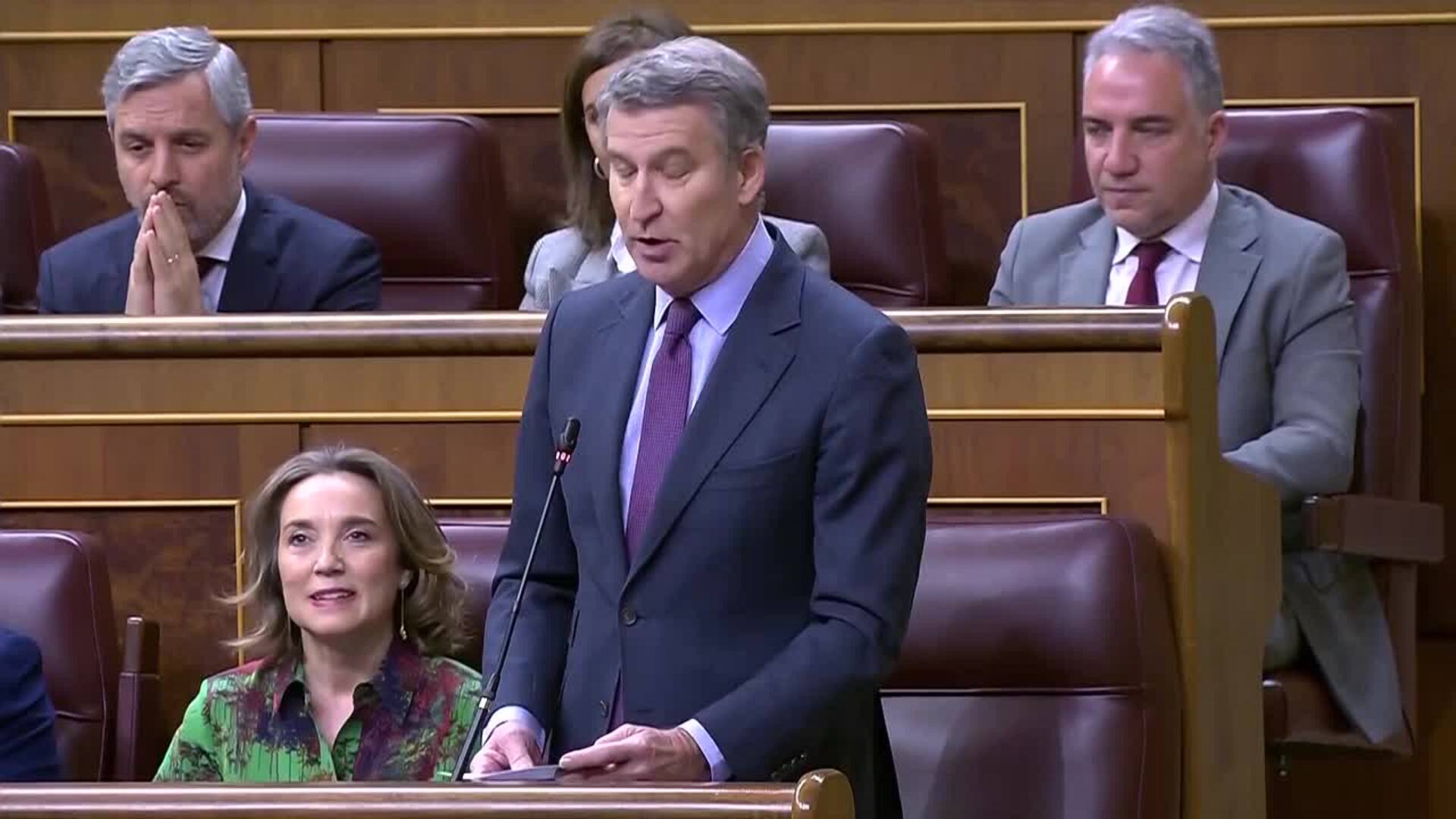 Feijóo carga contra Sánchez por okupaciones y "saquear" y este le ataca ...