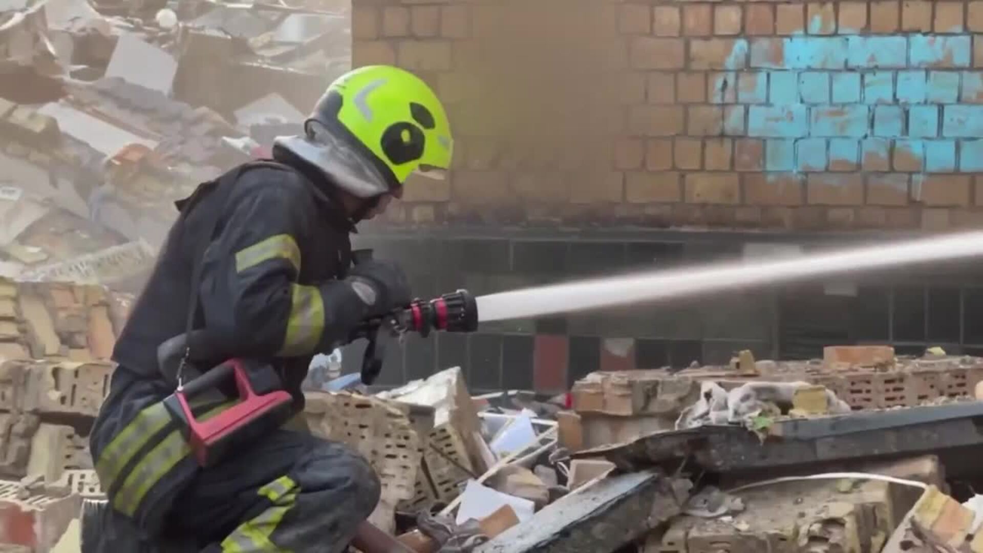 Ascienden a ocho los muertos en un "ataque masivo" de Rusia contra la capital de Ucrania, Kiev ...