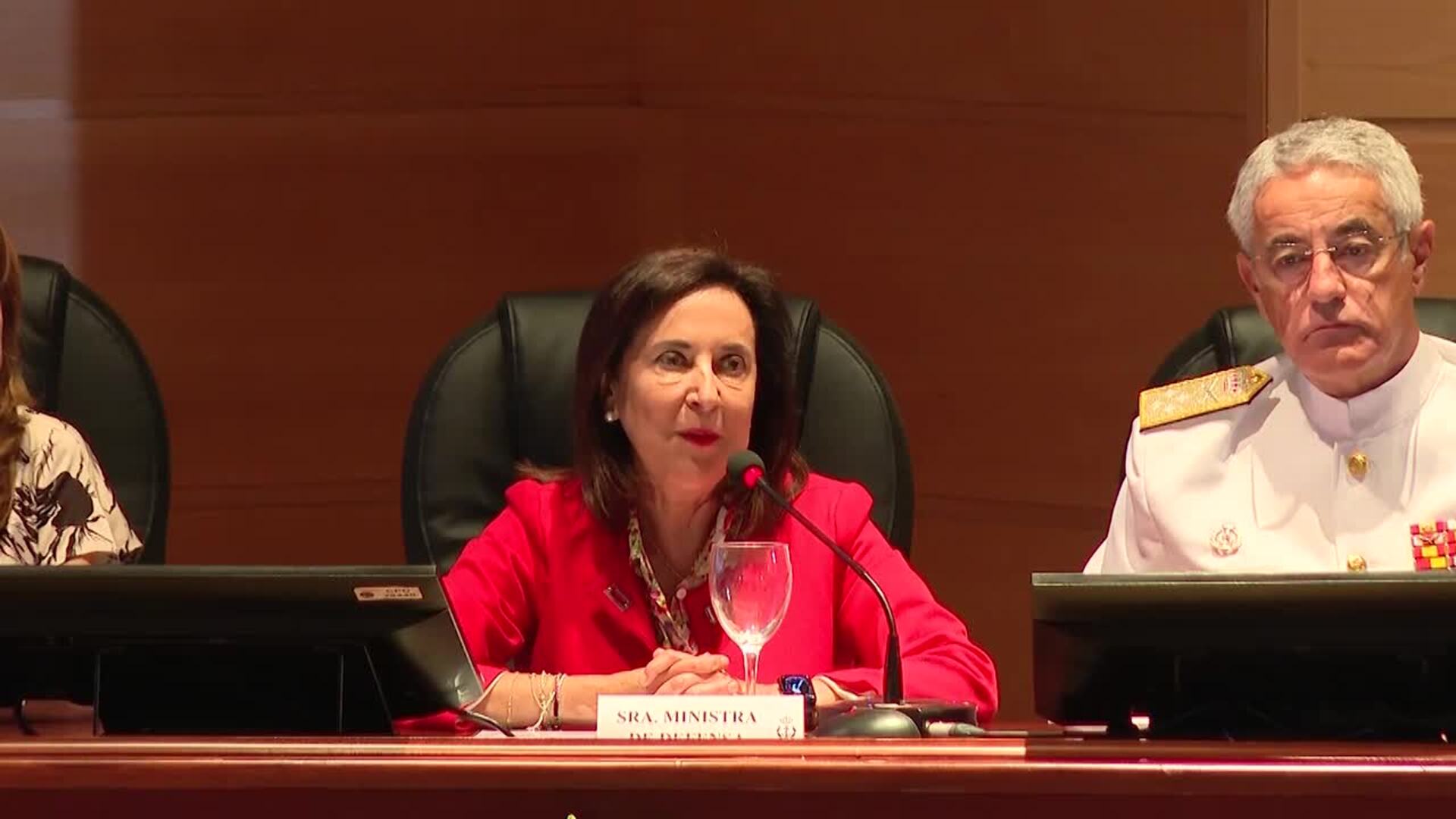 Robles destaca el "compromiso" de las Fuerzas Armadas con organismos ...