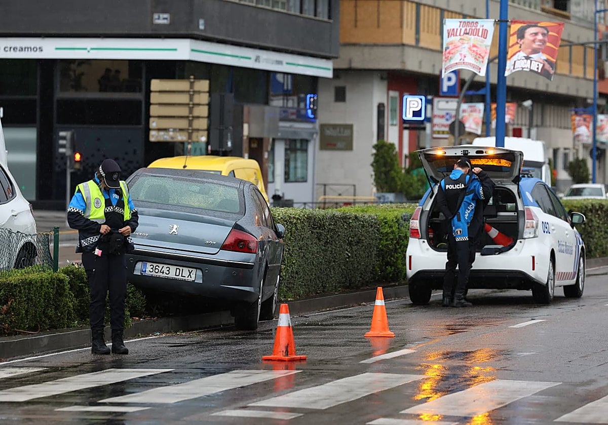 Valladolid: Pierde el control de su coche y acaba en la mediana de ...