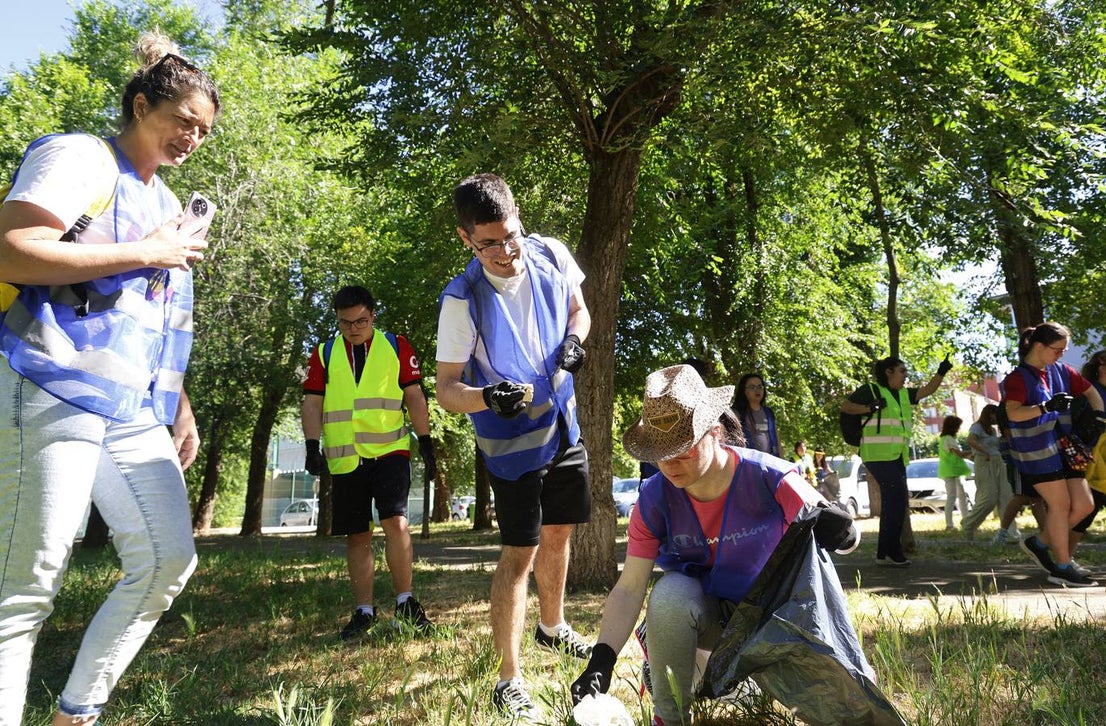 Unos voluntarios muy especiales contra la basura | El Norte de Castilla