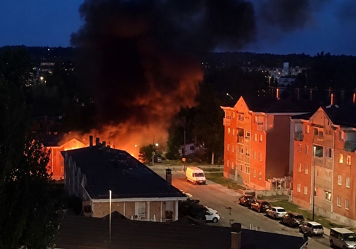La explosión de una bombona provoca un incendio en una vivienda de ...