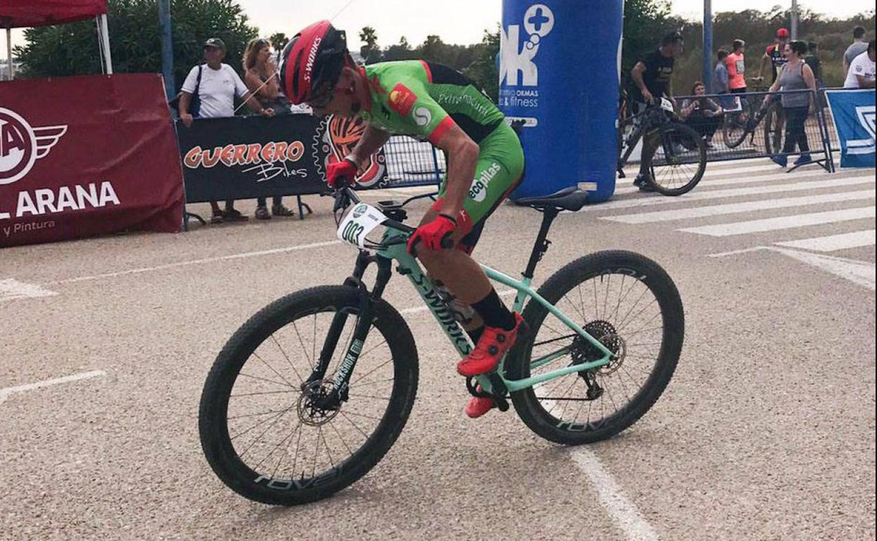 Manuel Cordero se hace con la tercera edición de la Vuelta a Cádiz MTB ...