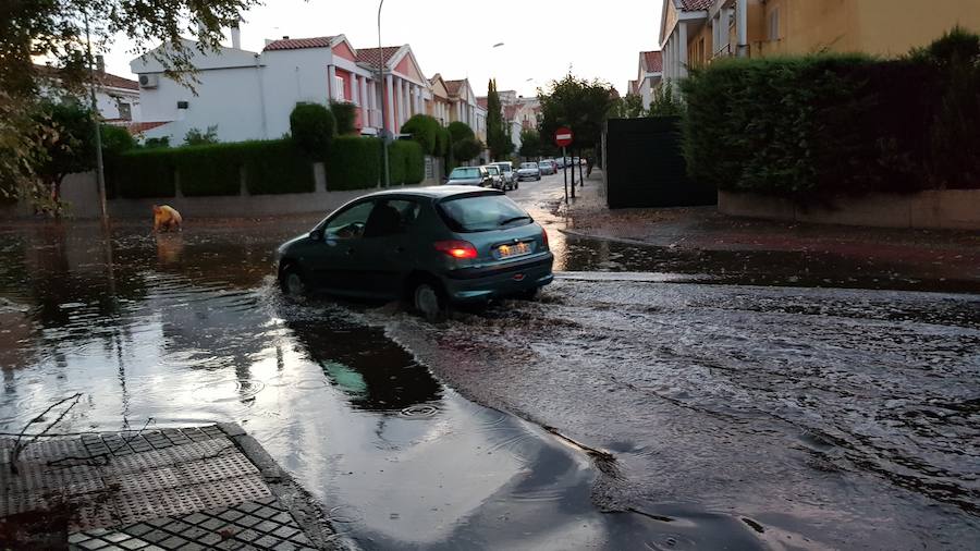 Fotos: Una tormenta afecta a una carpa del recinto ferial de Mérida | Hoy