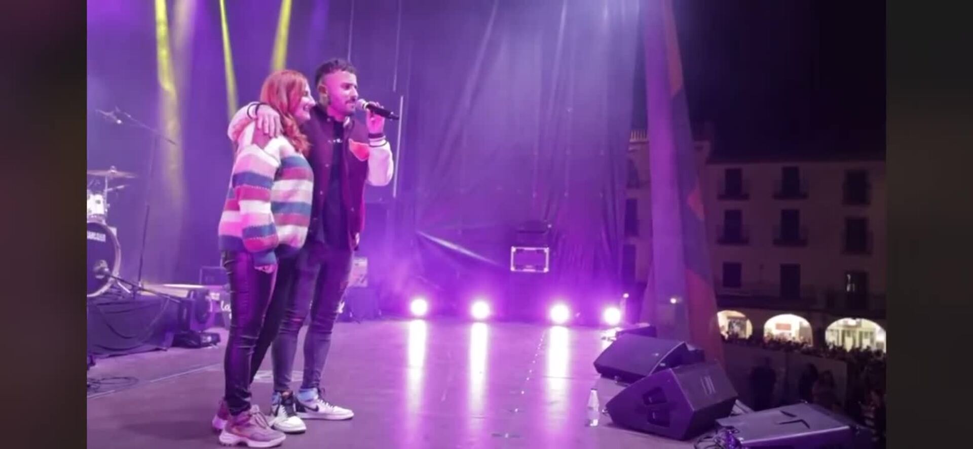 «Redoble, redoble, vuelve a redoblar...»: 11.000 personas corean el ...