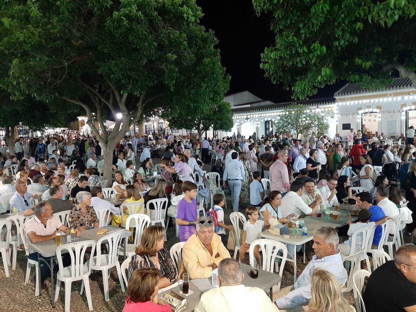 La Fiesta de la Virgen, de bote en bote, la noche de su día grande | Hoy