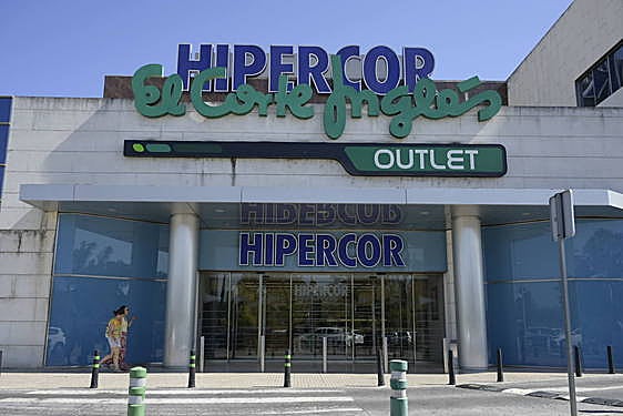 Seis negocios ocuparán el espacio que Hipercor ha dejado en el Faro | Hoy