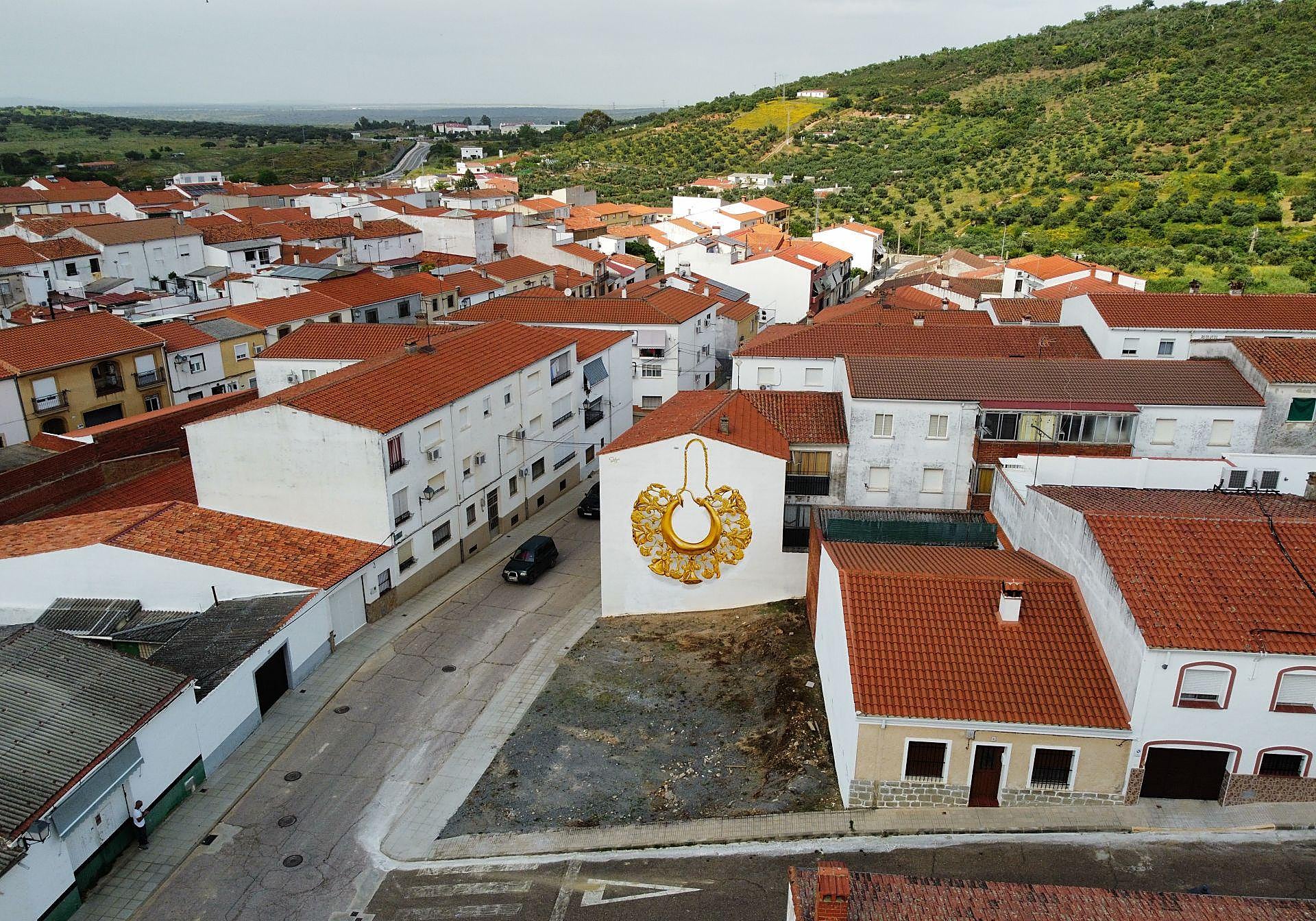 'La Arracada de Aliseda' del artista Sojo, nominado a mejor mural del ...