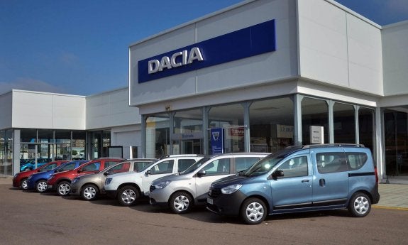 El Dacia Tour 2014 escala en Badajoz, la marca líder de ventas en la ...