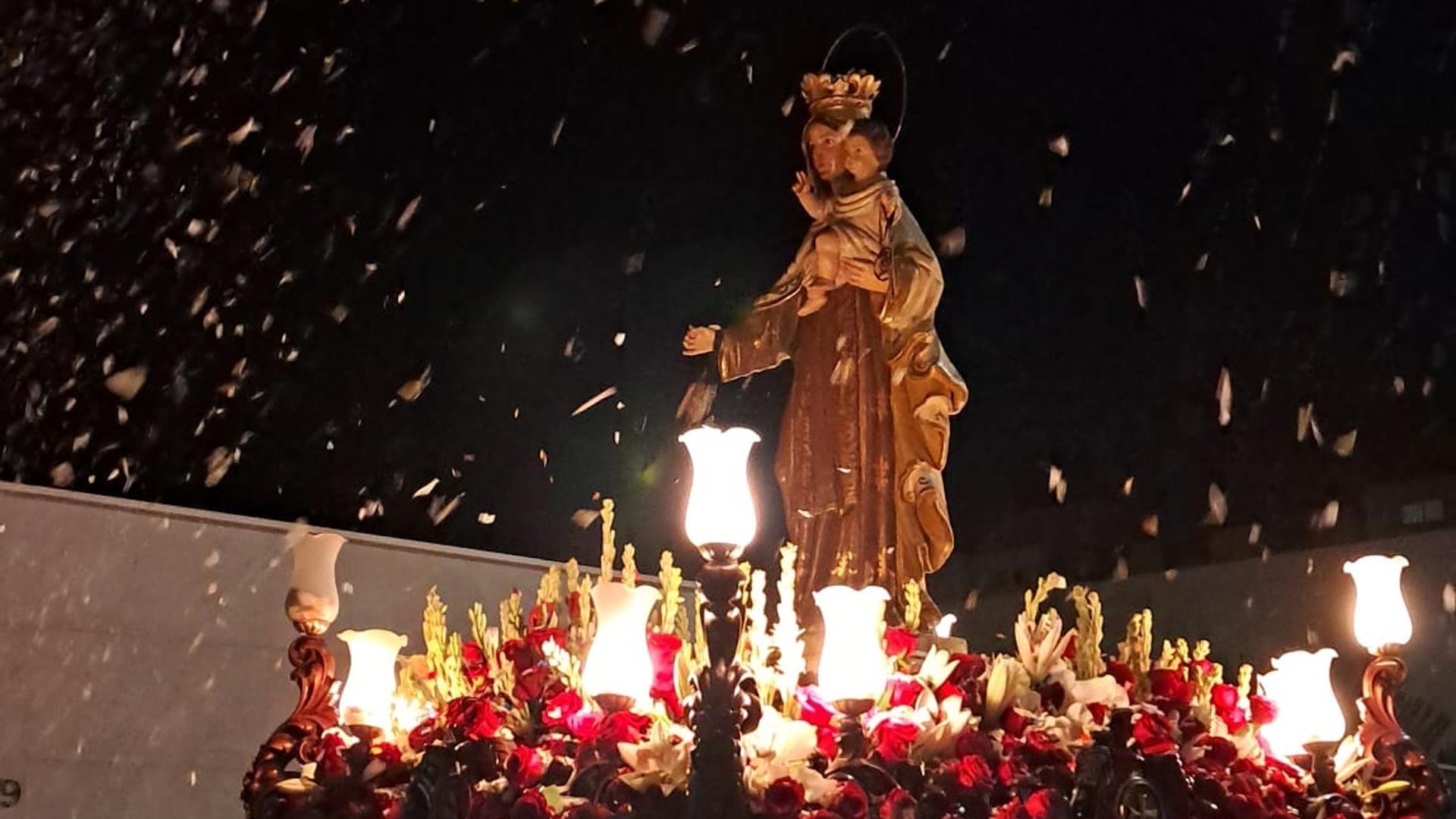 La Virgen del Carmen recorre La Gangosa por el 25º aniversario | Ideal