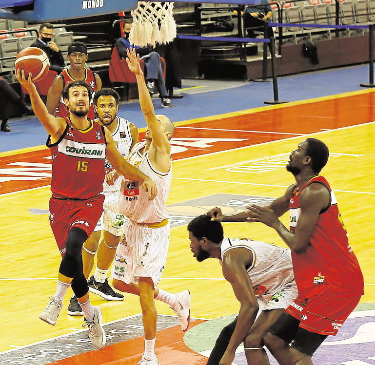 En directo | Duelo en la cumbre entre el Covirán Granada y el Alicante | Ideal