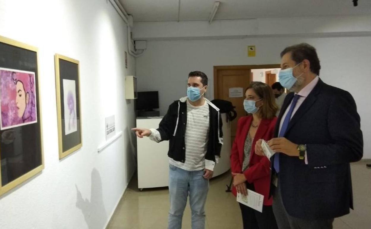 Exposición de ilustraciones del creador Isaac Peragón en la Sala Arte ...