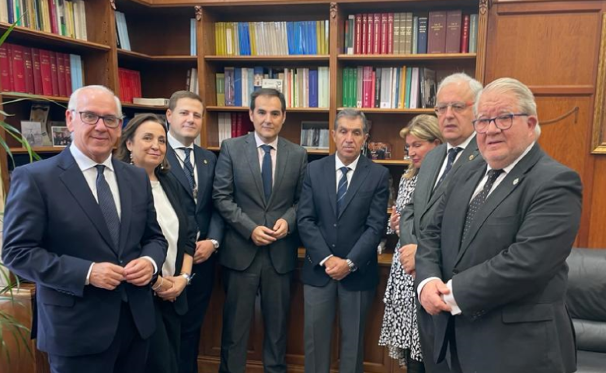 La Junta abona más de 450.000 euros a abogados de oficio y procuradores ...