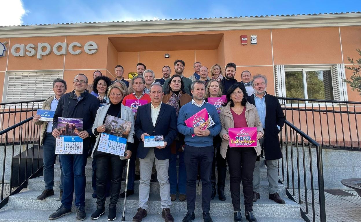 Niños y niñas de Aspace protagonizan un calendario lleno de color e ilusión | Ideal