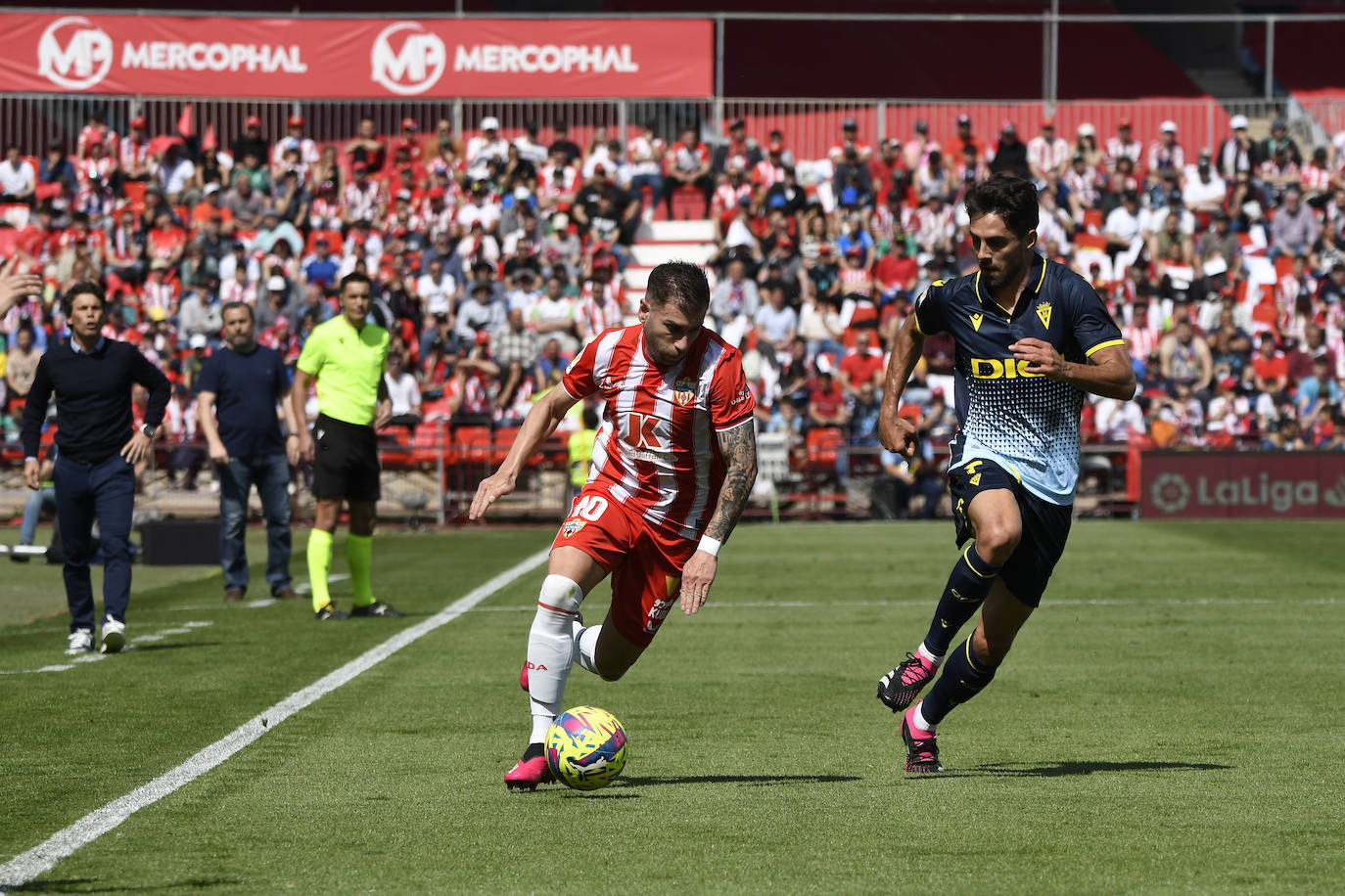 El Almería- Cádiz, a pie de campo | Ideal