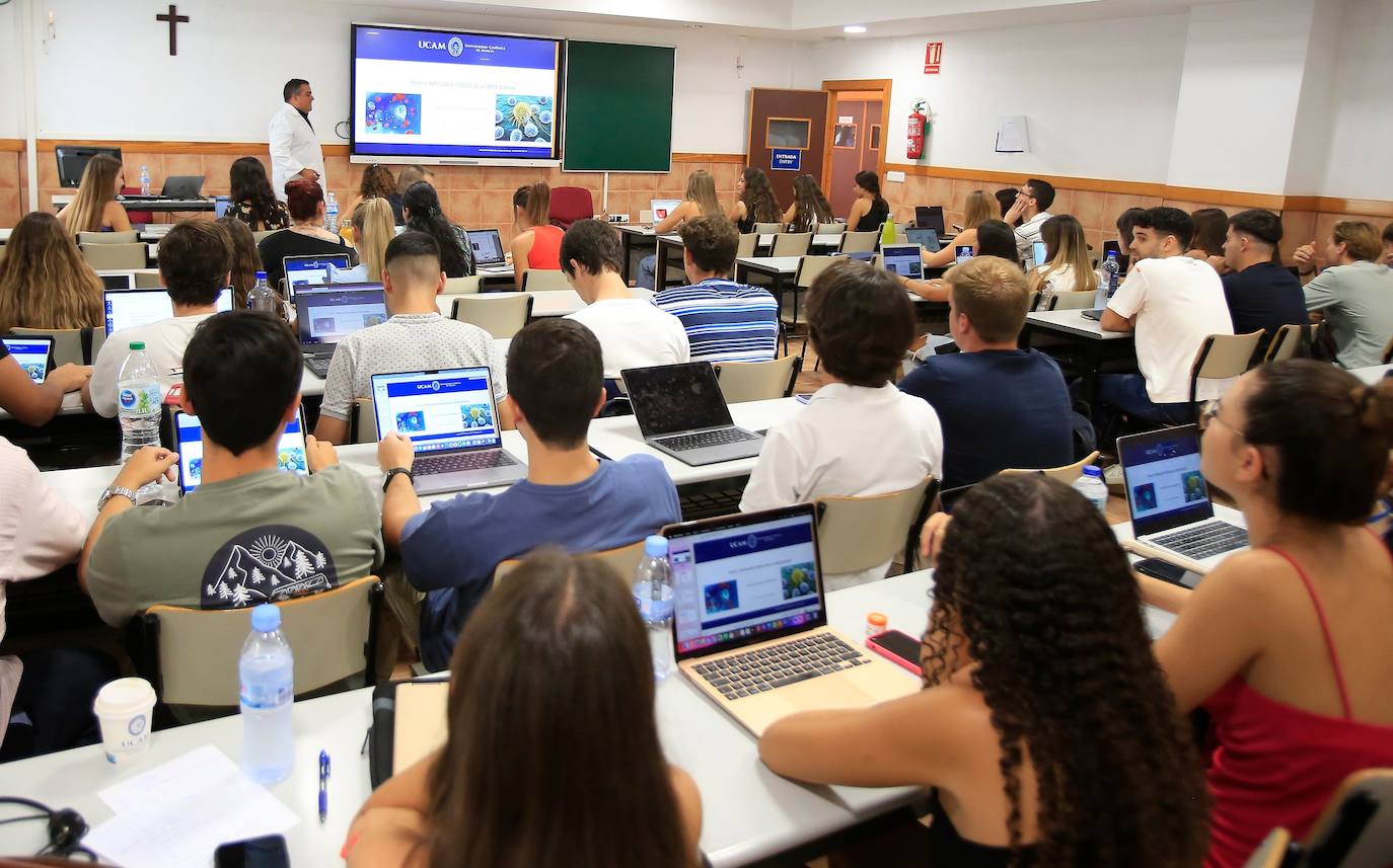 La política almeriense aplaude la llegada de la UCAM a la capital | Ideal