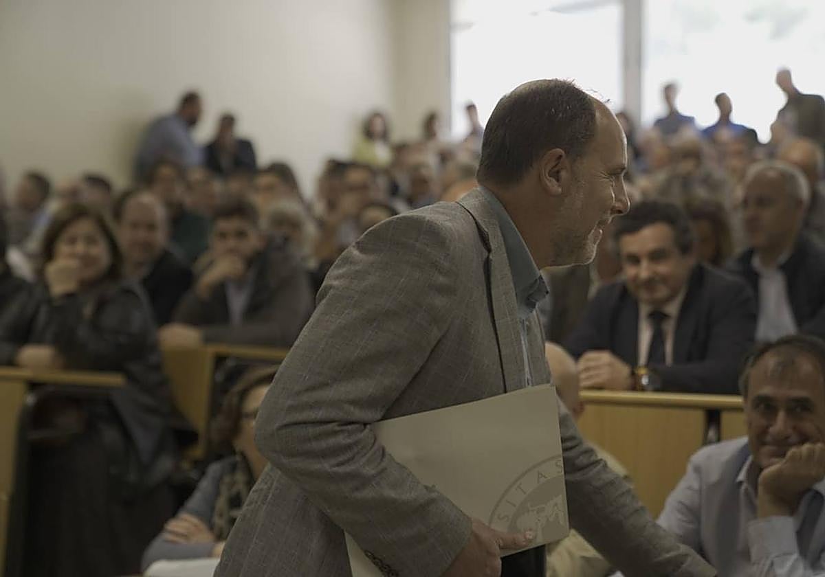 El candidato a rector Nicolás Ruiz despierta interés en la UJA | Ideal