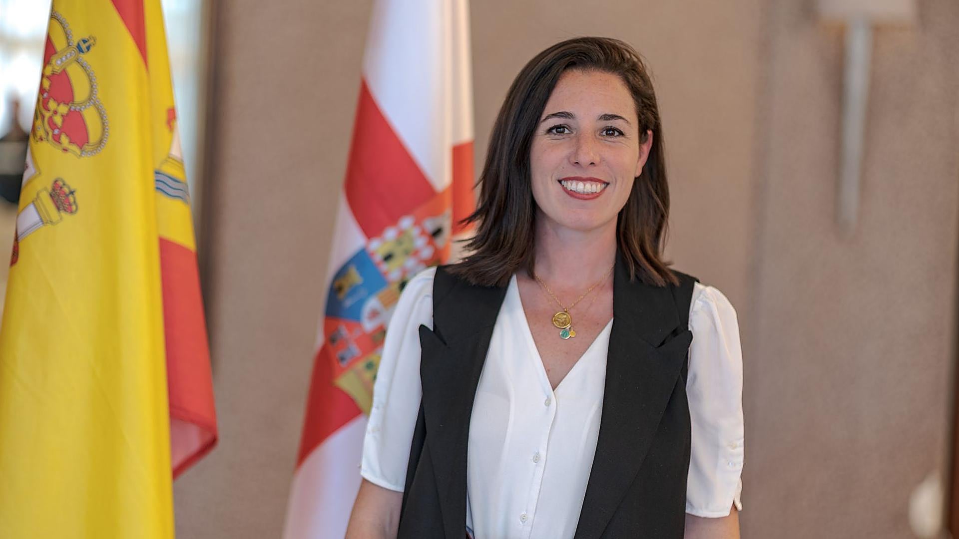 Rocío de Meer Méndez | Candidata de Vox al Congreso: «La inmigración ...