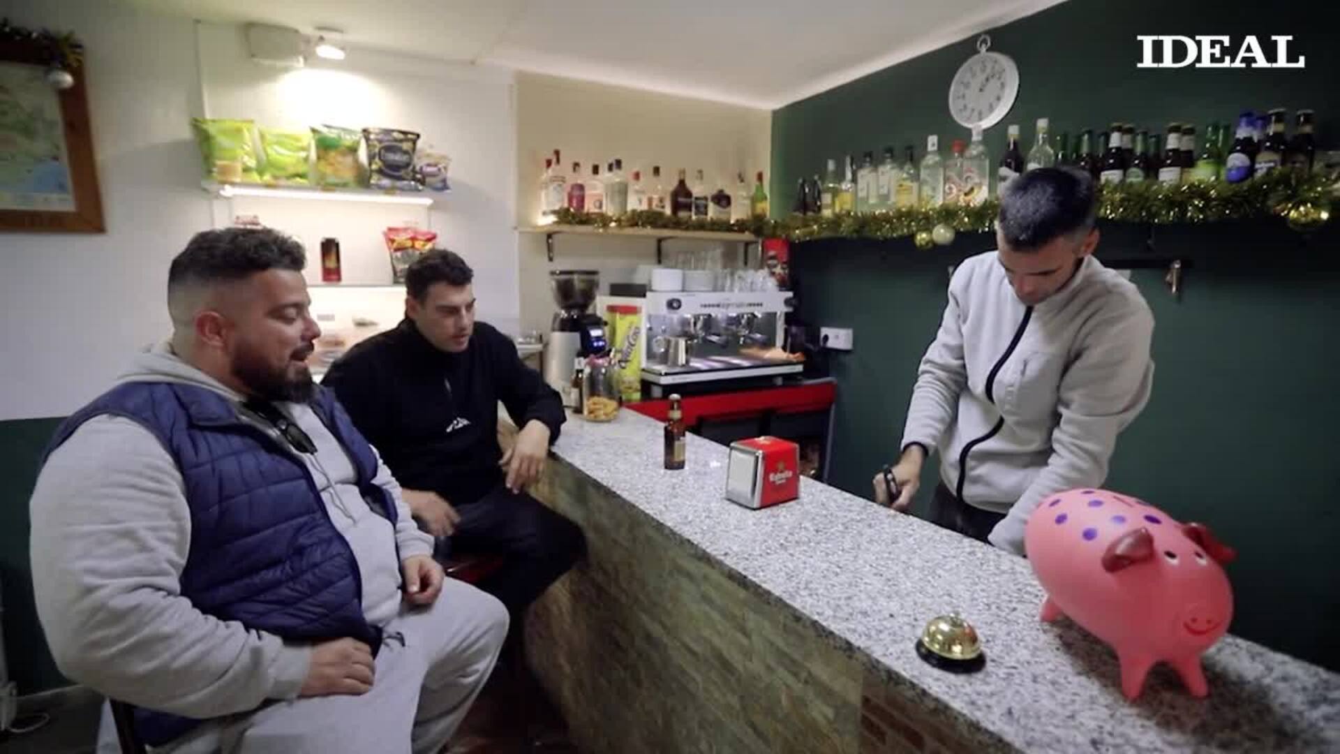 Así es el único bar de Yátor para celebrar la Navidad | Ideal