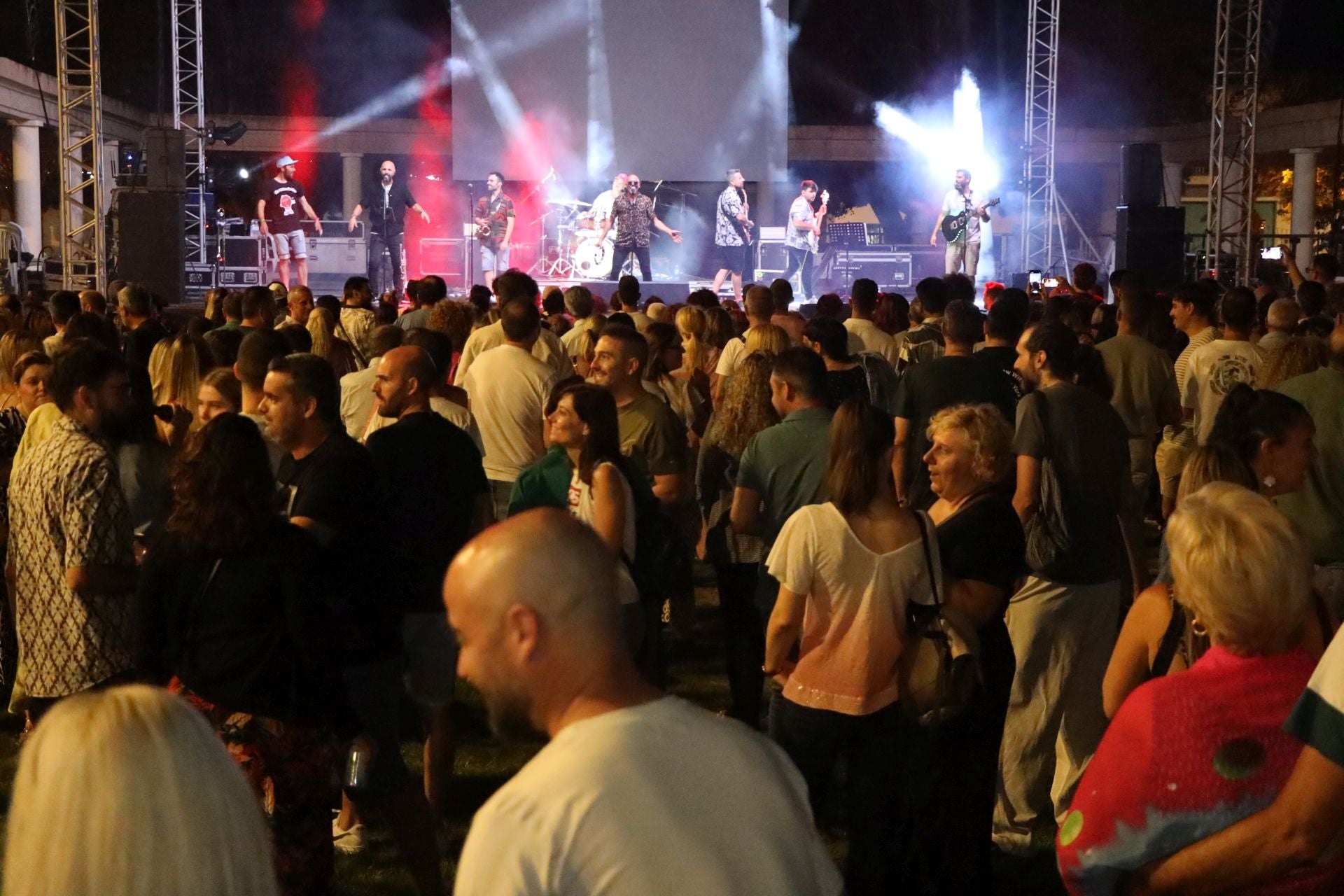 Chamae pone en pie a El Ejido | Ideal