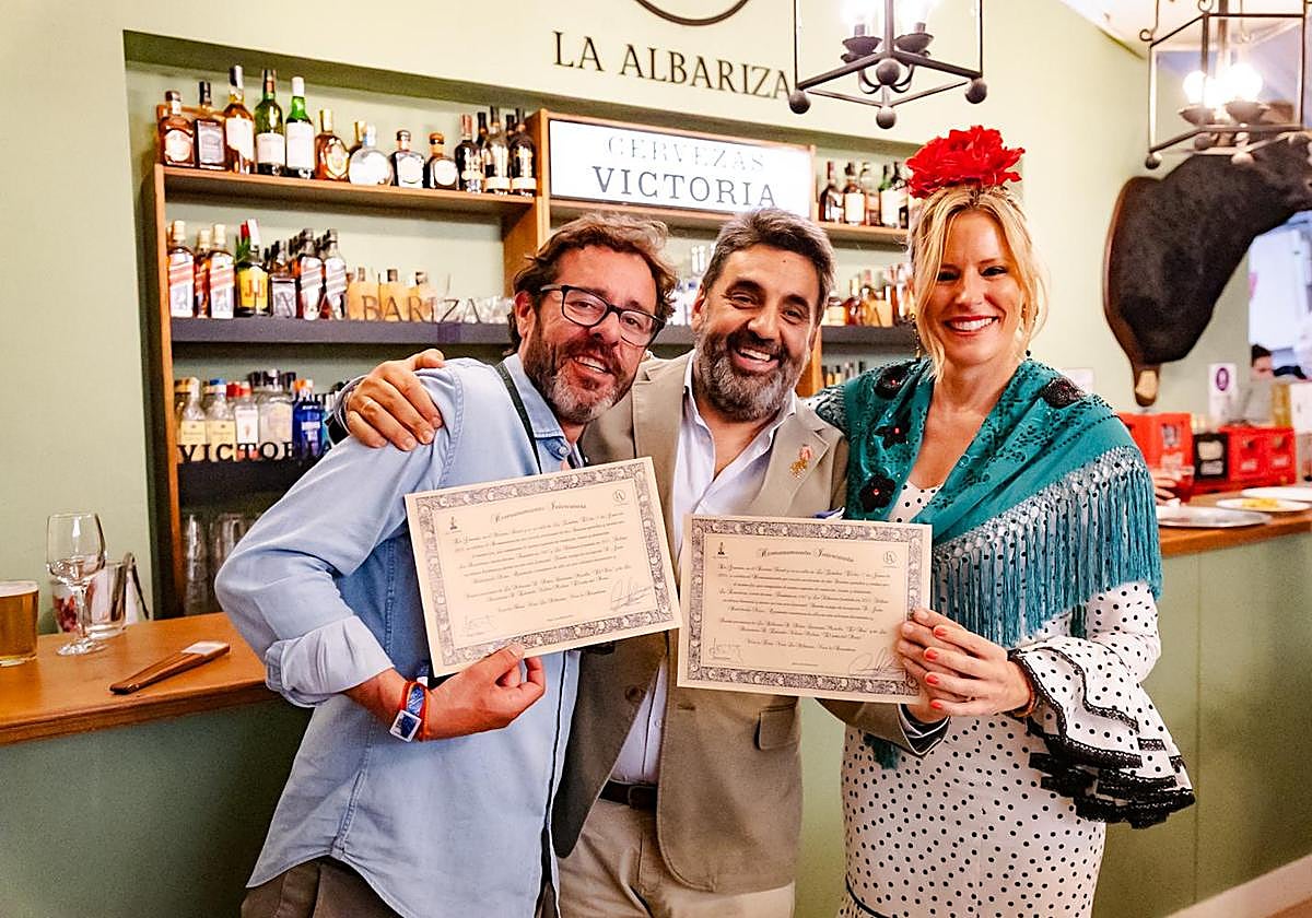 El emotivo hermanamiento de La Ruiseñora y la Albariza en el Corpus de ...