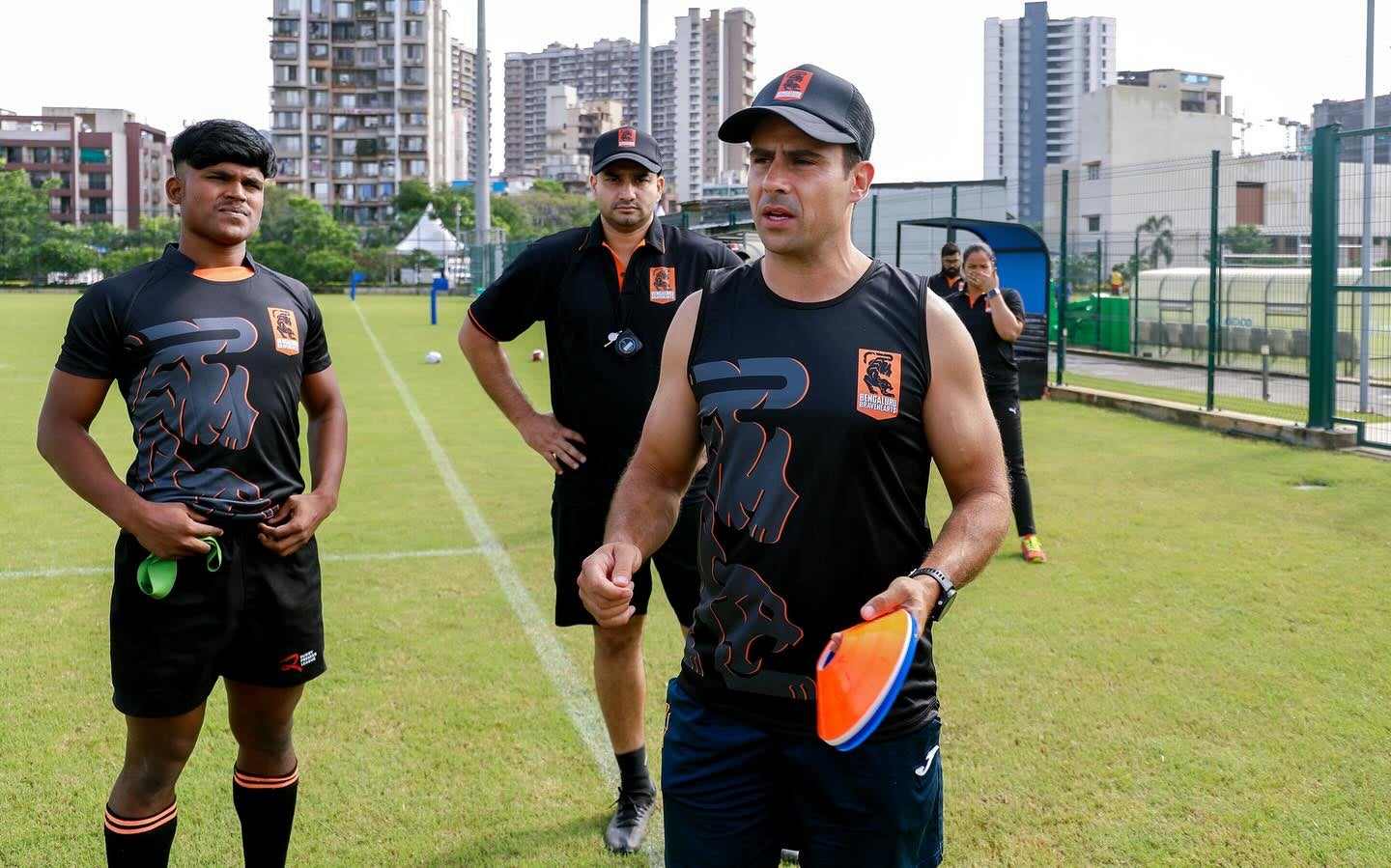 El granadino Paco Hernández se estrena en la 'NBA' del rugby: «Es un ...