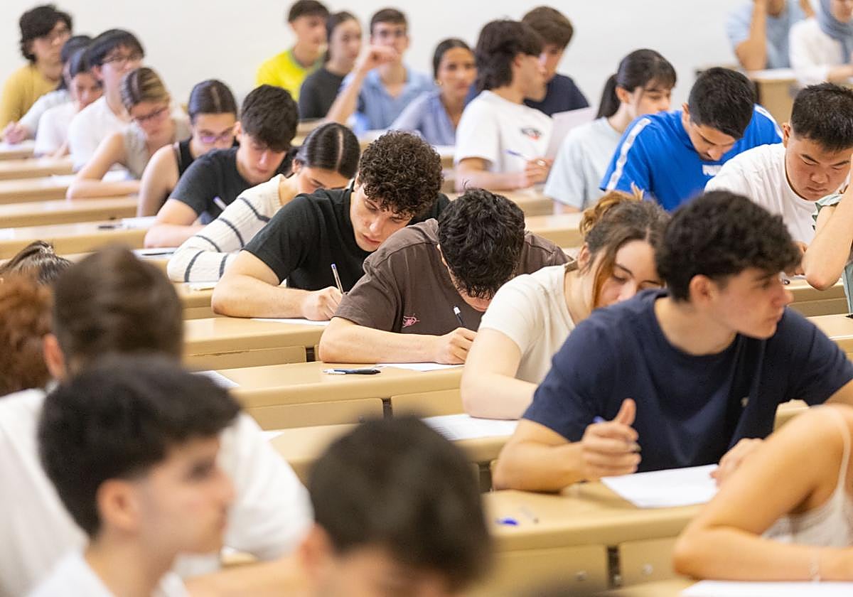 Las notas de la PAU desaceleran en la UGR | Ideal
