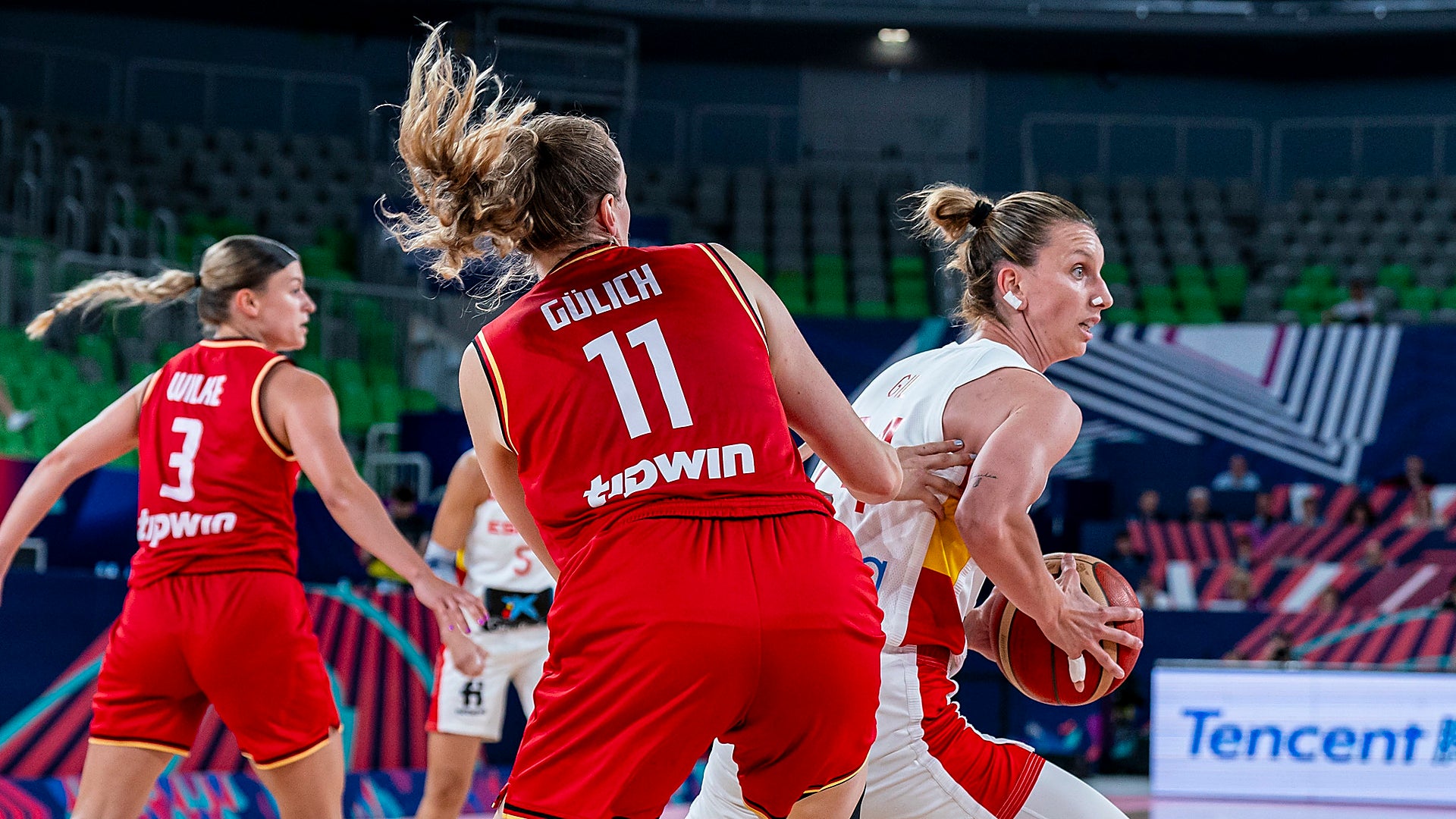 Laura Gil guía a España a las semifinales del Eurobasket | La Gaceta de ...