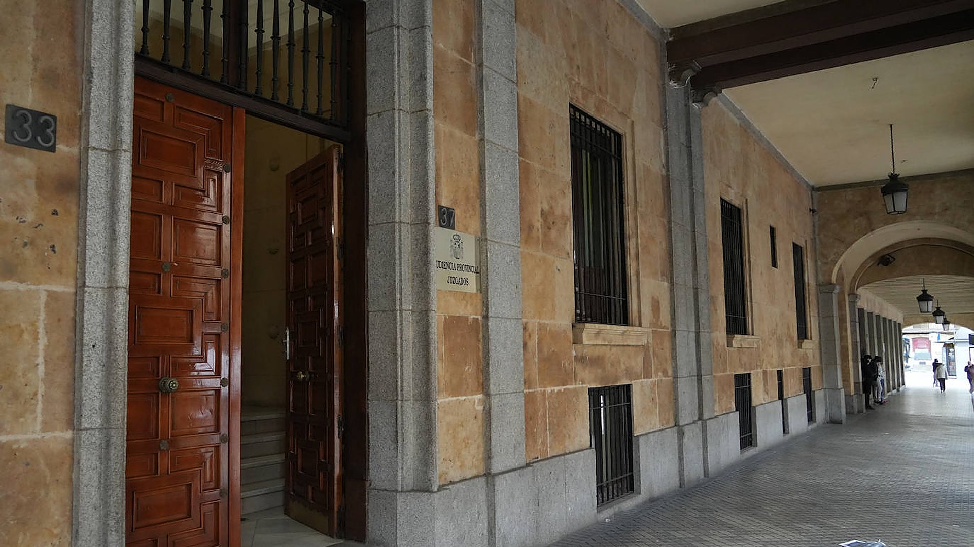 Suspenden el juicio por un pase de droga junto al cementerio de Carpio ...