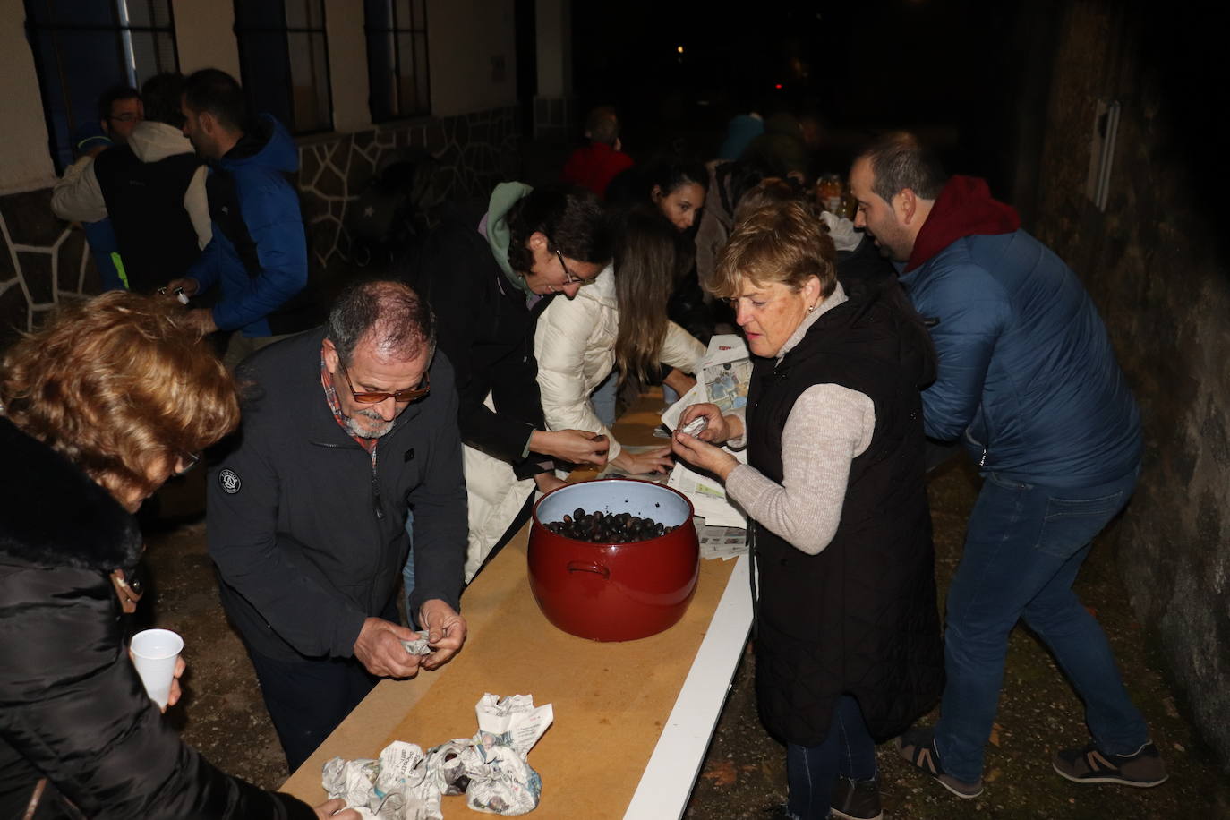 Peromingo disfruta de una tarde de otoño con el sabor de los calbotes ...