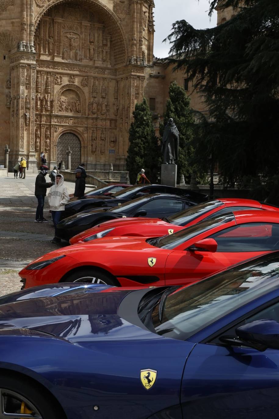Seis espectaculares 'Ferrari' sorprenden a los salmantinos en pleno ...