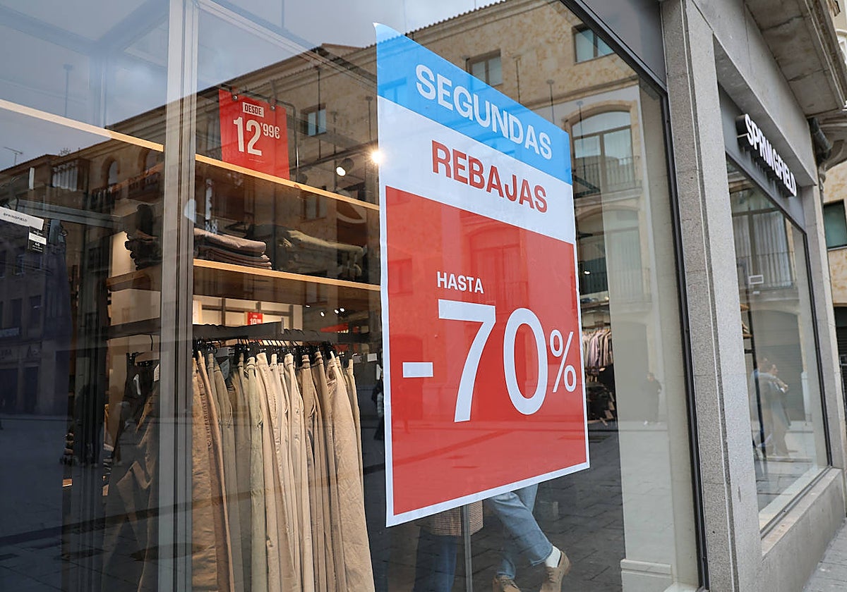Las rebajas, el transporte y la energía contienen los precios en el ...