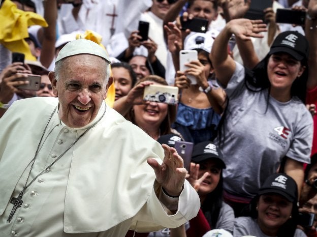 Francisco no consigue reunir a Santos y a Uribe | La Rioja