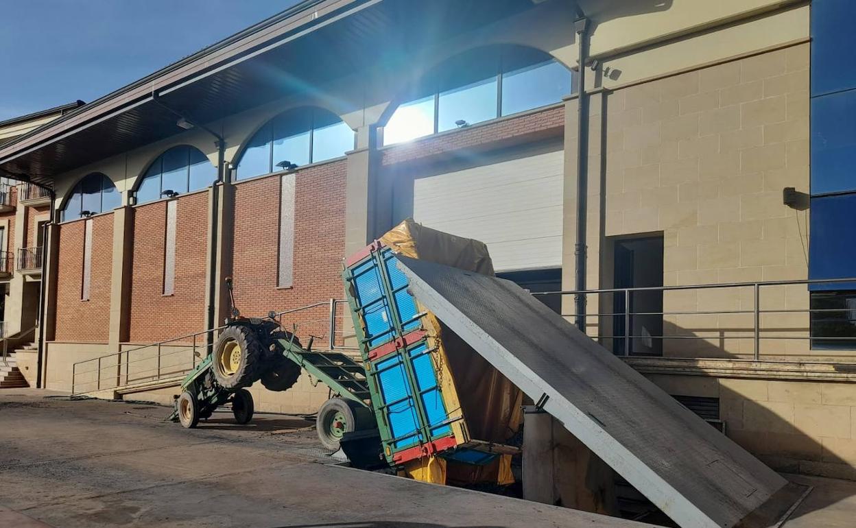 Herido un hombre al caer a una tolva en la Bodega Real de Nájera | La Rioja