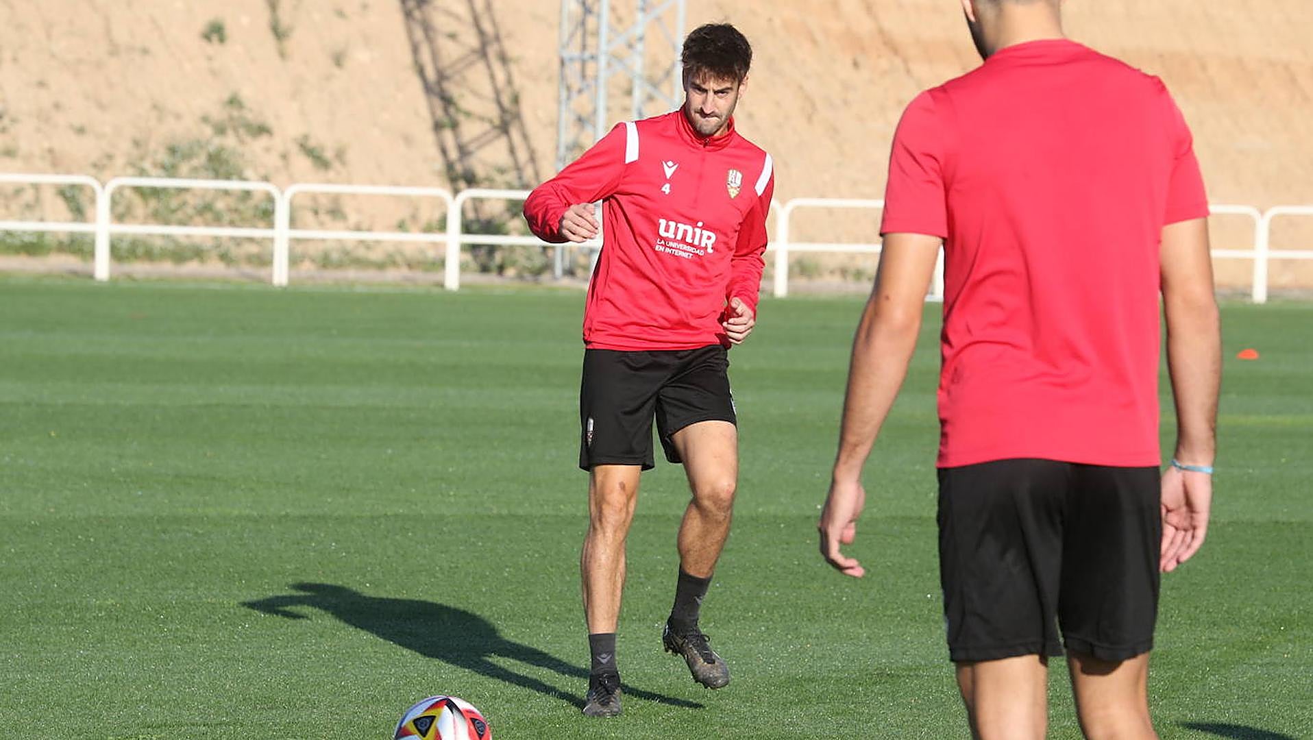 Cristian Fernández | Central de la UD Logroñés: «Quiero ayudar, olvidar ...