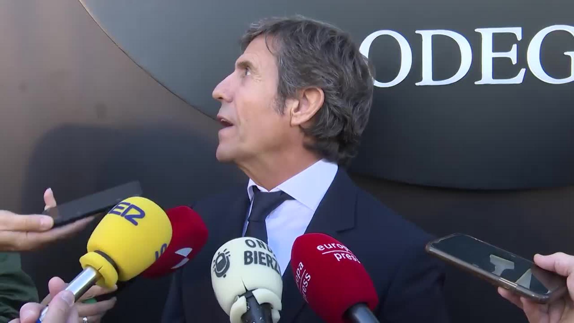 Emilio Moro se asienta en El Bierzo con su "nueva casa" que produce 300 ...