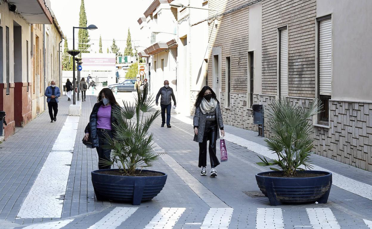 Paiporta peatonaliza la principal conexión entre el caso urbano y la ...