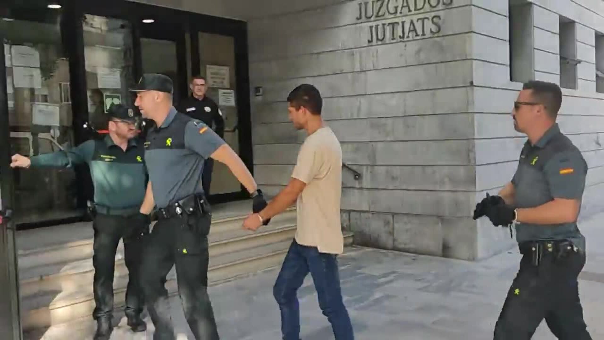 Llega a los juzgados el sospechoso de matar a un hombre en Albalat | Las Provincias