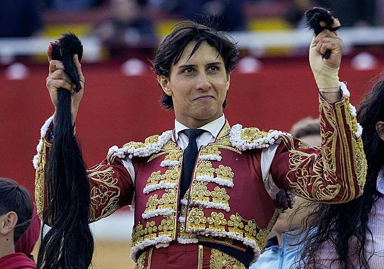 Qué día torea Roca Rey en la Feria de toros de las Fallas 2023 de ...