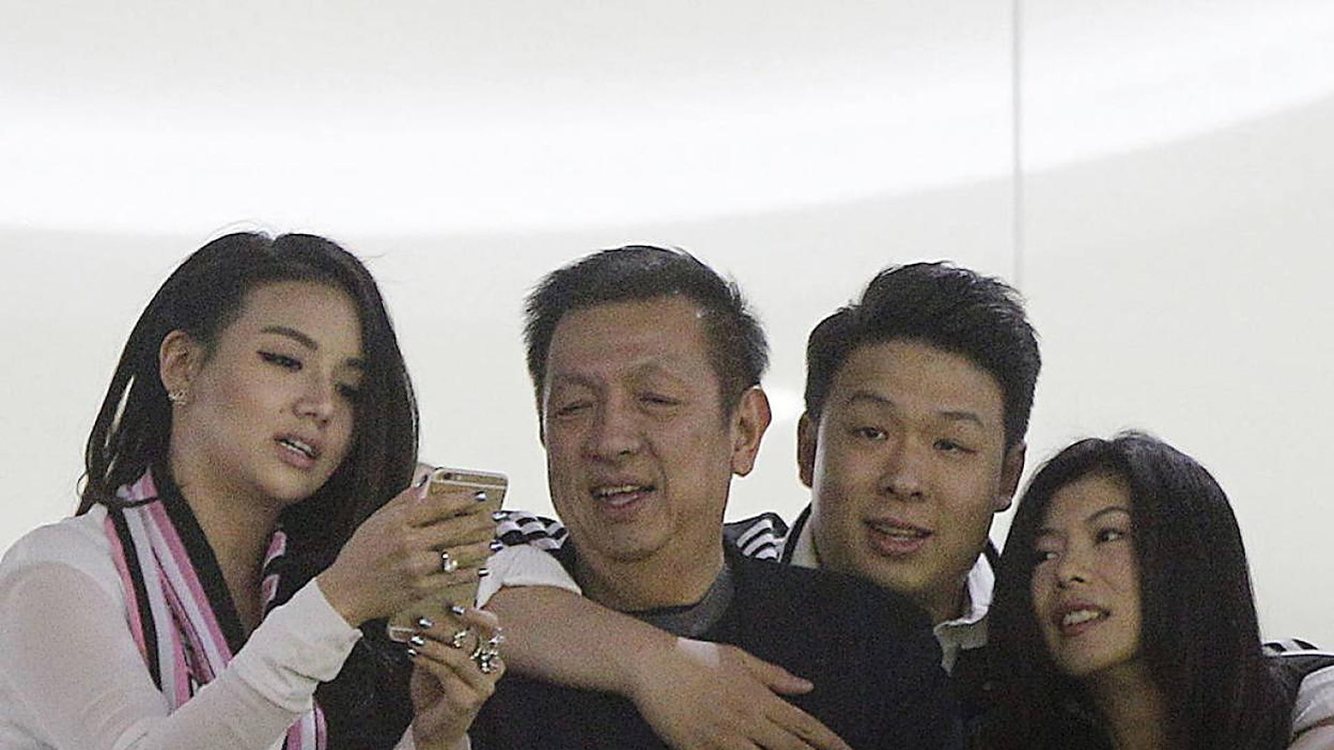 Valencia CF: Peter Lim | Lim y su hijo disfrutan junto a Cristiano ...