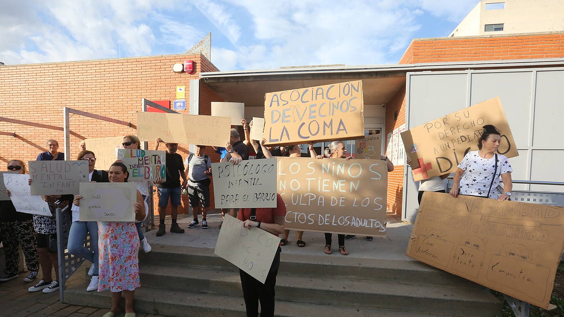 Sanidad pública en Valencia | Los vecinos de La Coma se concentran en ...