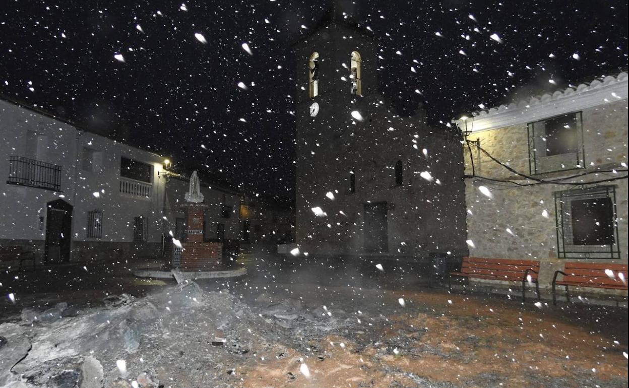 Nieve en Valencia: dónde ha nevado este lunes | Una intensa nevada en ...