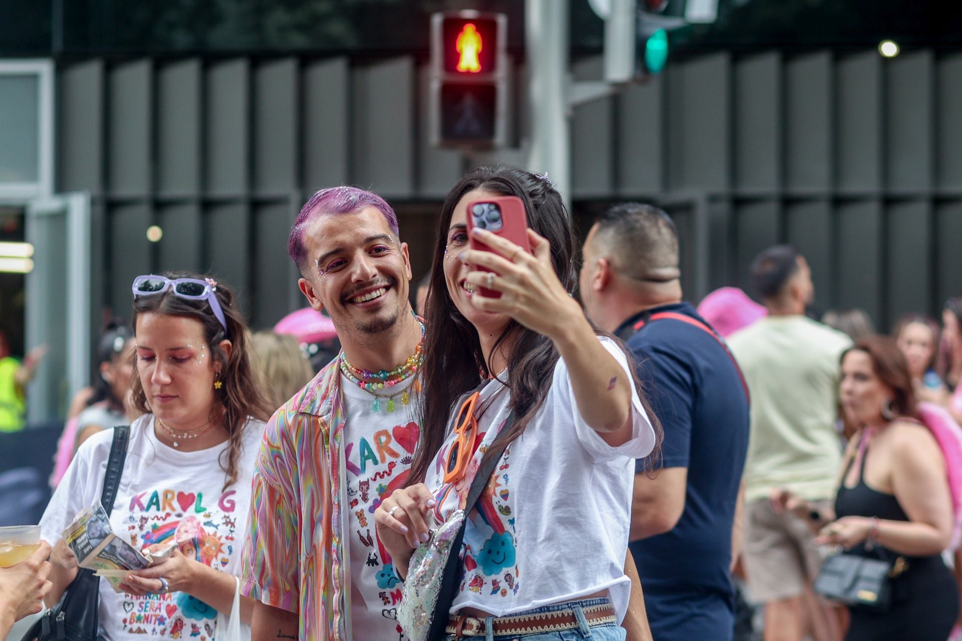 Karol G arrasa en el Bernabéu | Las Provincias
