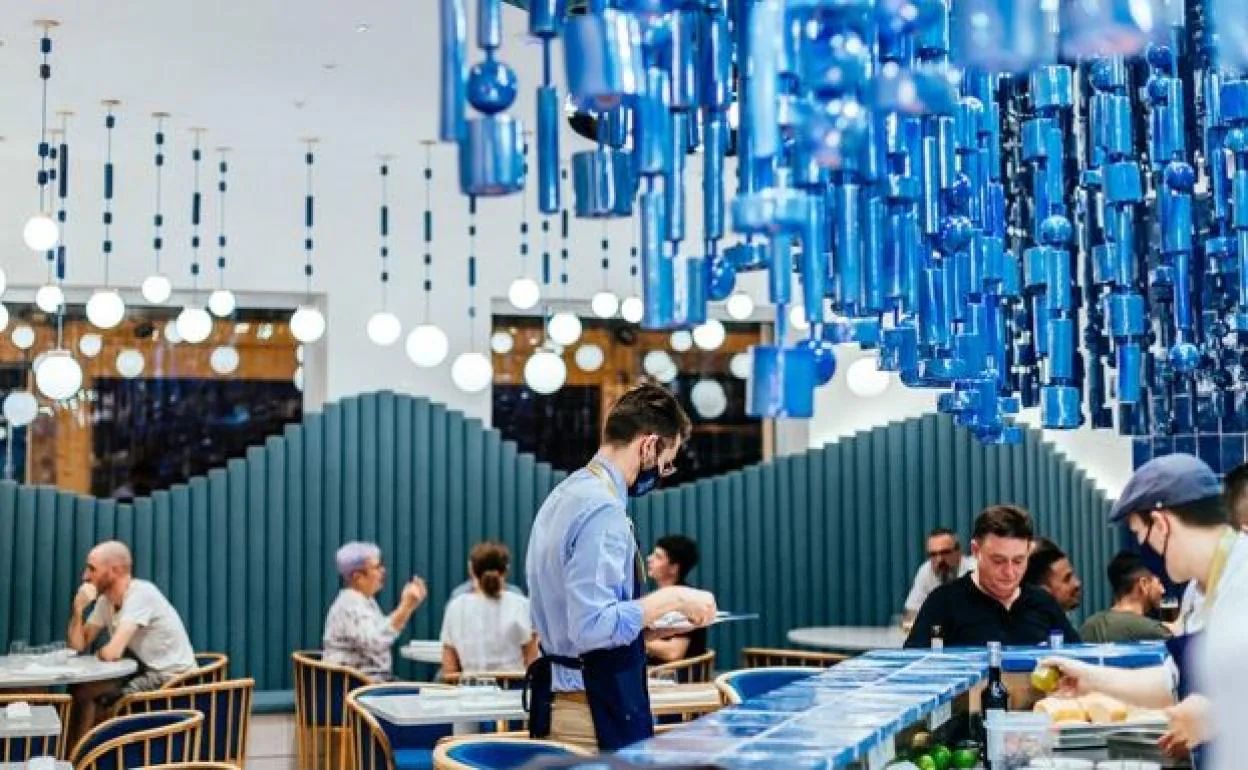 El restaurante de Valencia en el que se ha colado el camarero más viral ...