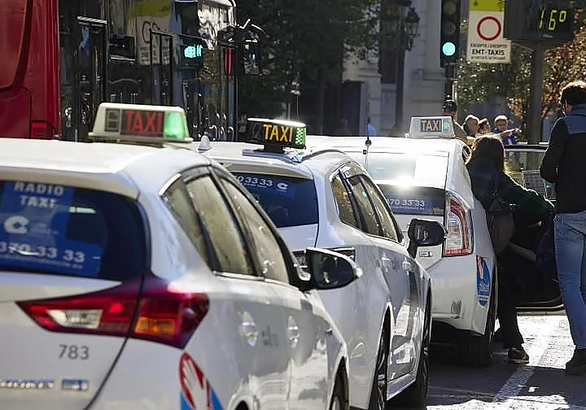 Taxis Valencia | El taxi en Navidad será más caro en Valencia: este es ...
