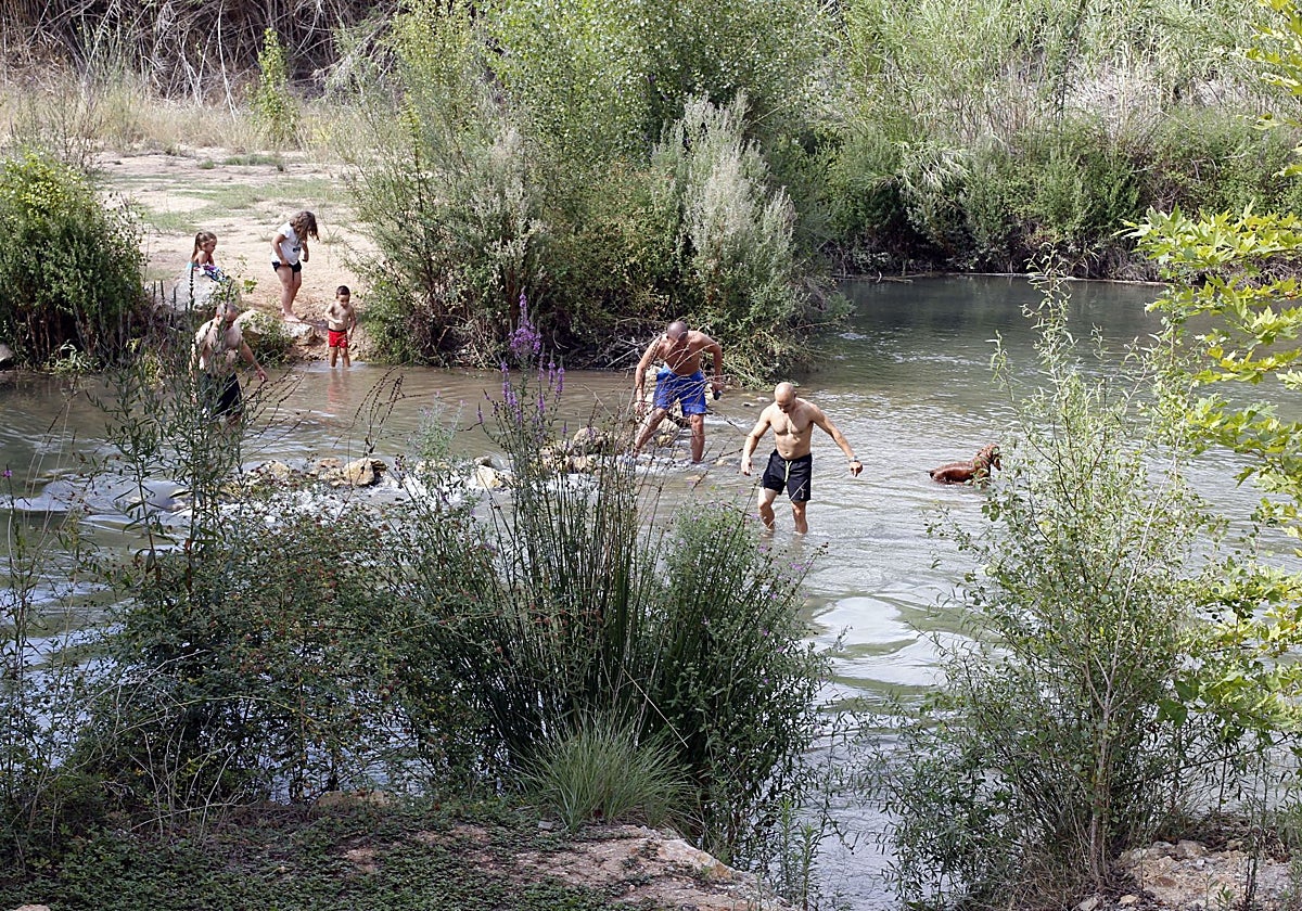 La CHJ deja en manos de los municipios dragar los restos de la dana en ...
