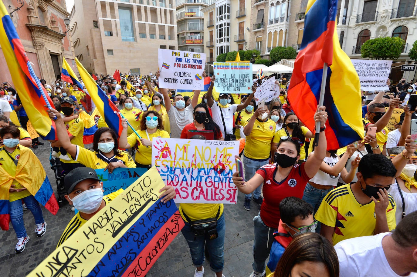 Fotos: SOS por Colombia en la plaza de la Catedral de Murcia | La Verdad