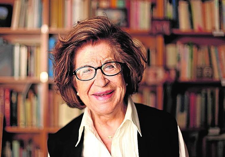 El Nacional de la Crítica premia a Dionisia García, poeta afincada en ...