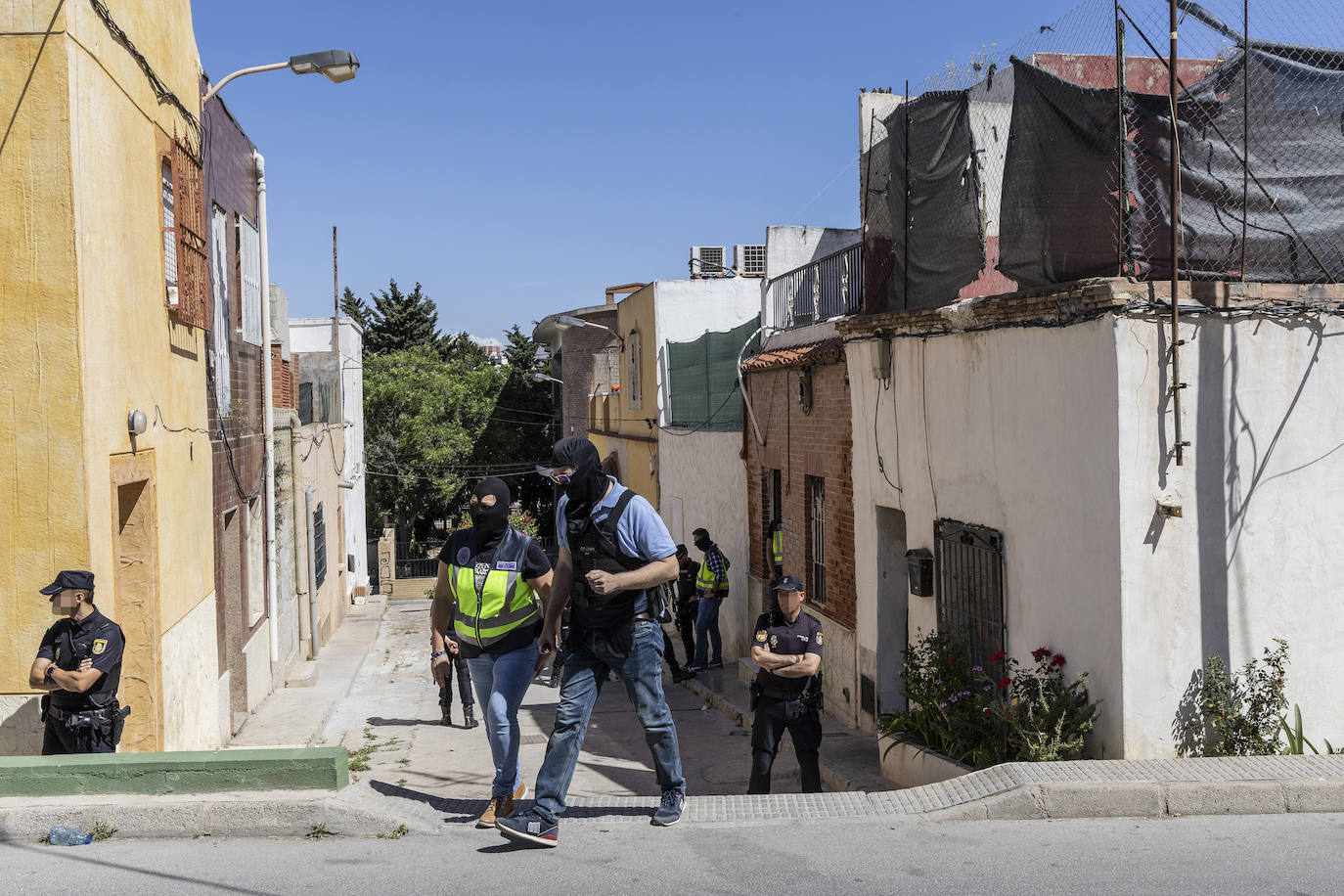 Redada policial en el barrio cartagenero de Los Mateos, en imágenes ...
